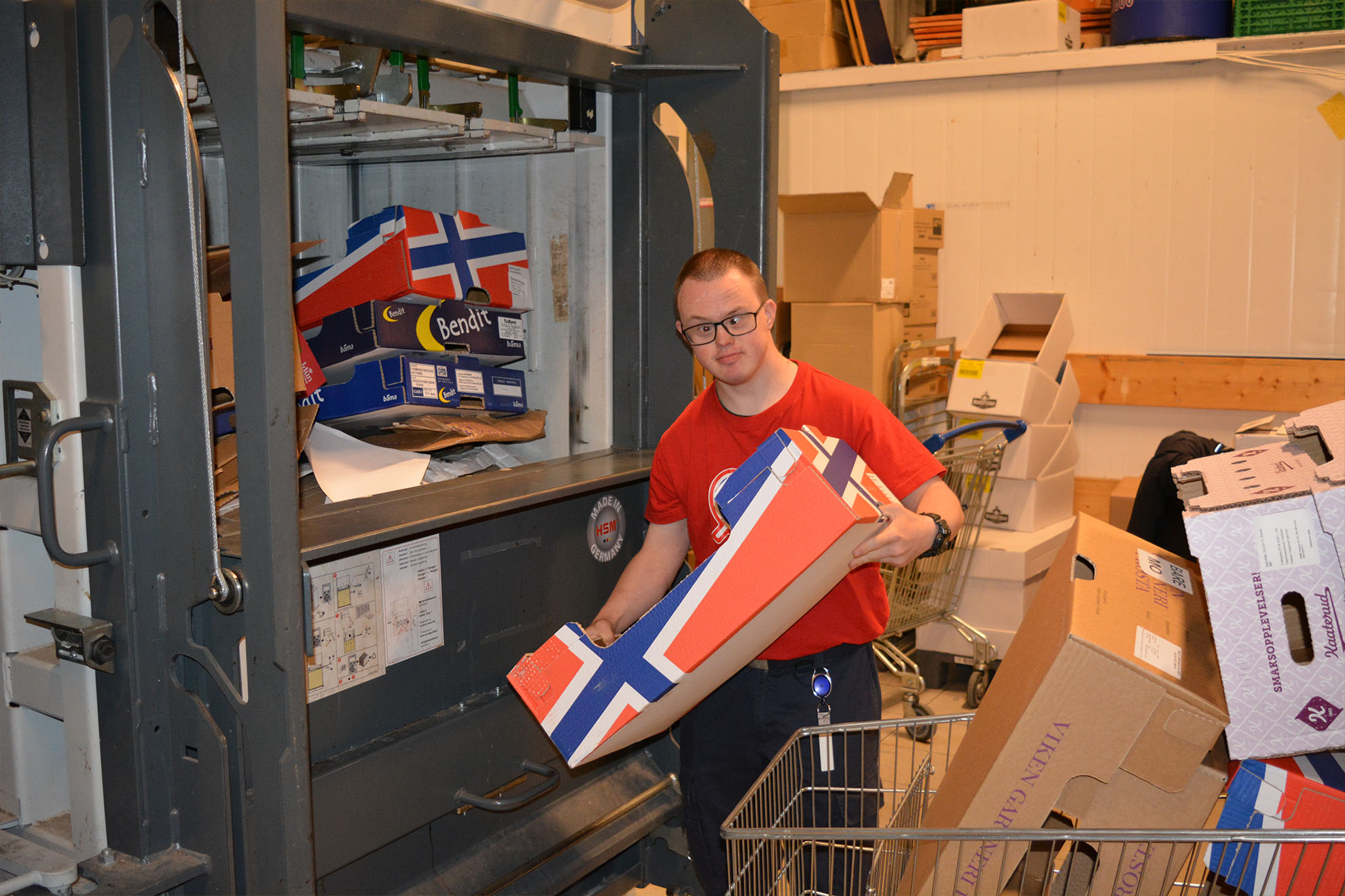 Butikken på Hesseng er et knutepunkt i Kirkenes – Nordfra.no